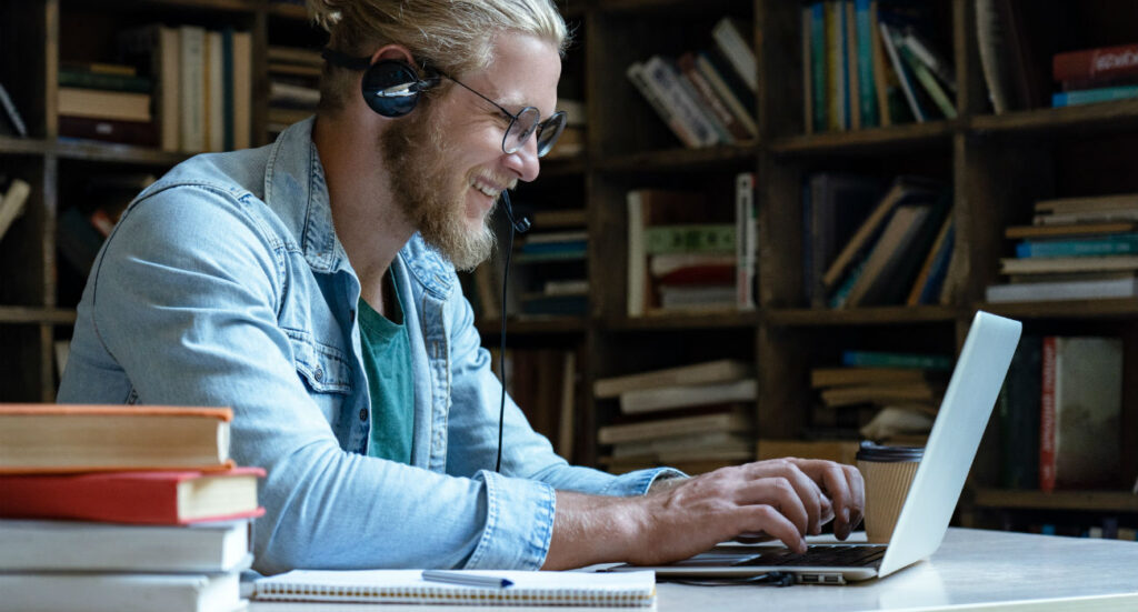 The 8 Best Software Programs for Online Teaching in 2021