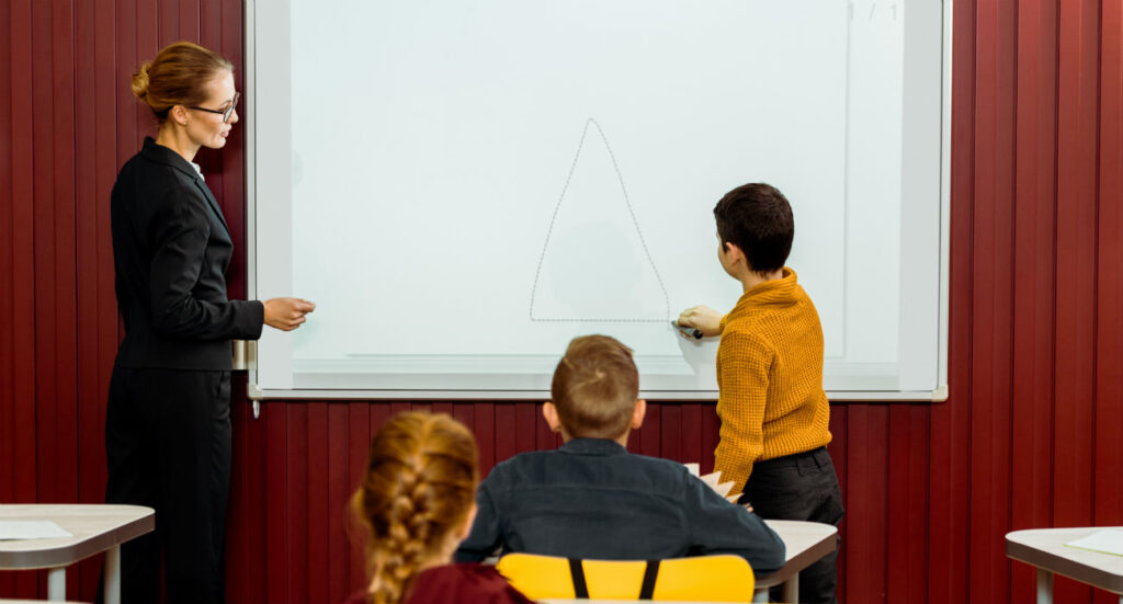 The 3 Best Interactive Whiteboard Systems Compared