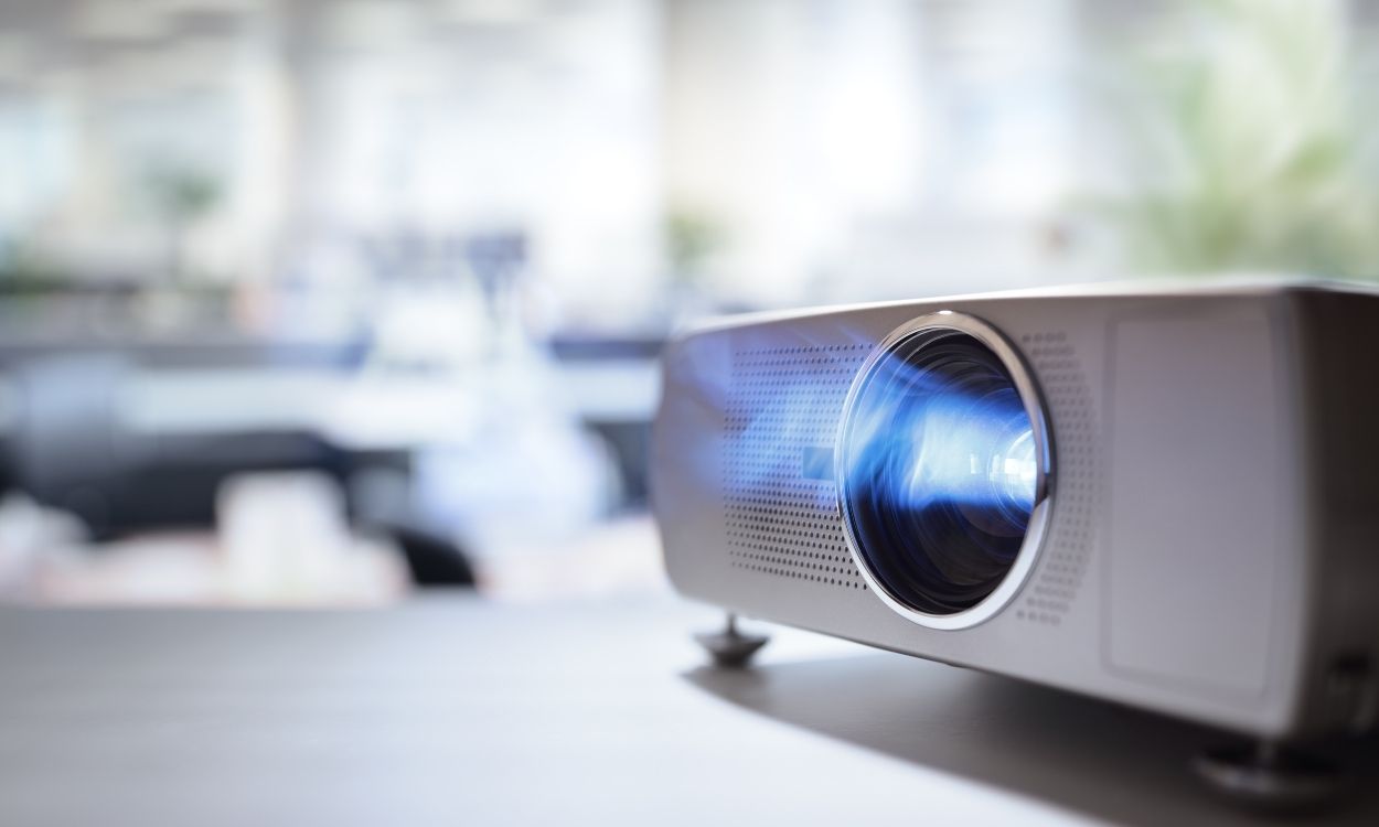 The 6 Best Classroom Projectors of 2022 - The Moneywise Teacher