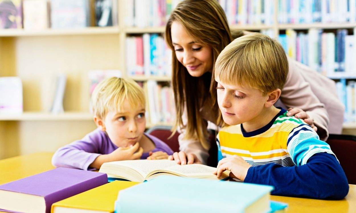 What do Educational Assistants Do? - The Moneywise Teacher