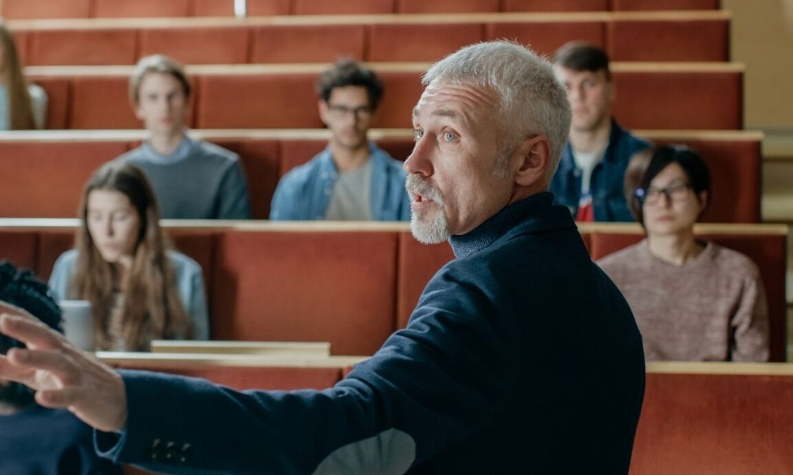 Can Teachers Earn Overtime? - The Moneywise Teacher