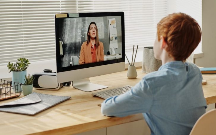 What Are the Pros and Cons of Zoom for Education?